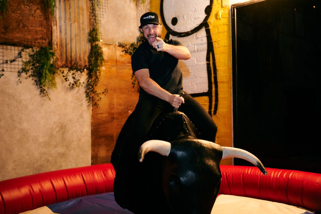 UK Pop-up Country Music Bar | Buck N' Bull Saloon