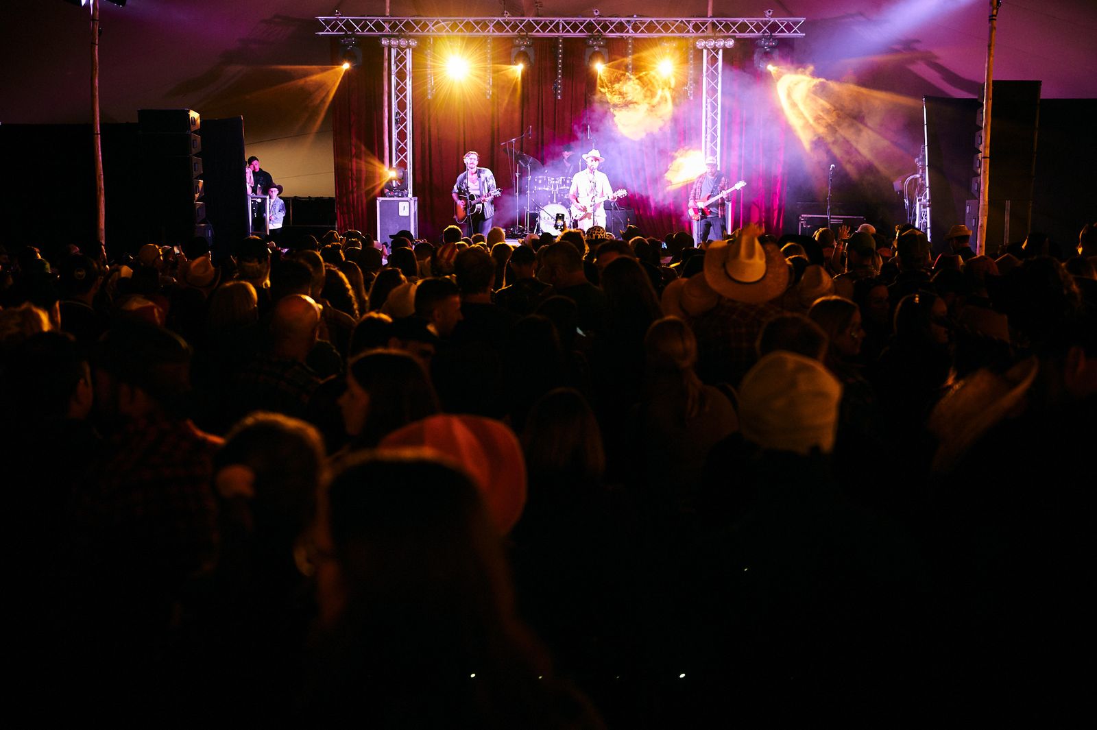 UK Pop-up Country Music Bar | Buck N' Bull Saloon