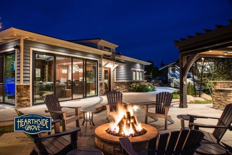 Hearthside Grove - Luxury Motorcoach Resort