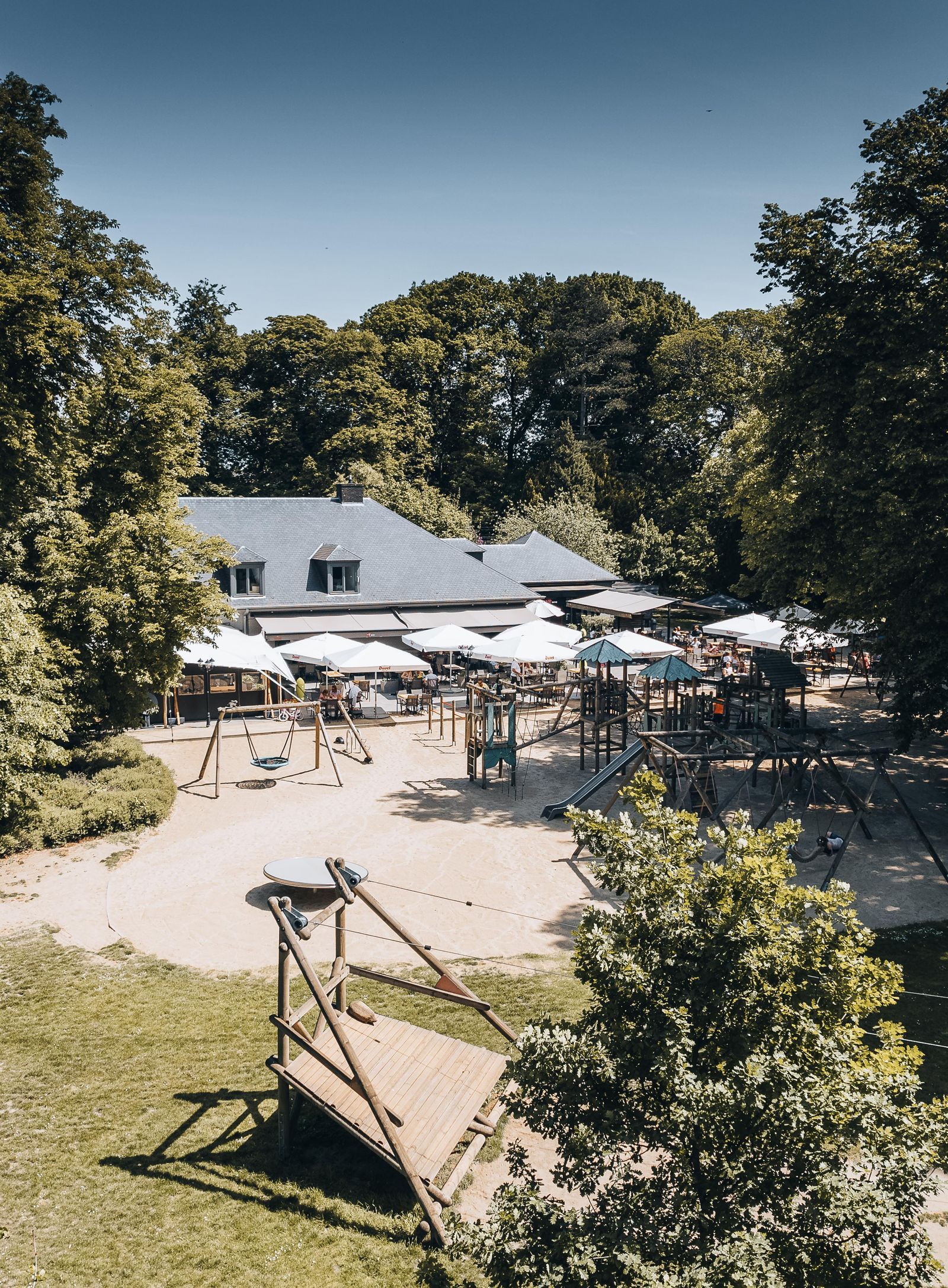 't Of in Hove - Gezellig tafelen binnen een groen kader