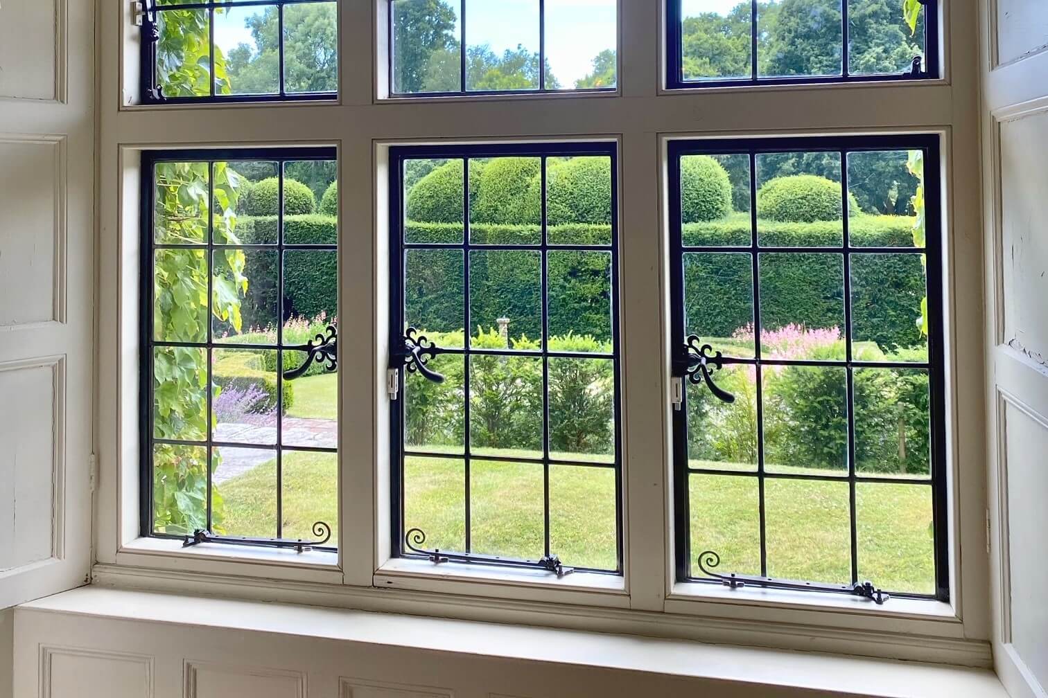 Sherriff Stained Glass Specialists: Stained Glass Windows