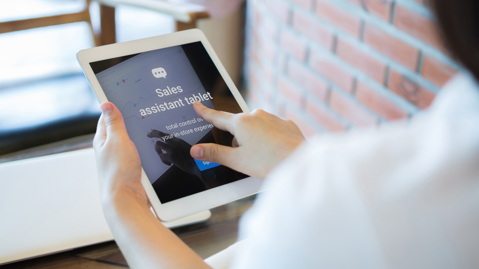 Sales assistant tablets or smartphones | DISPL