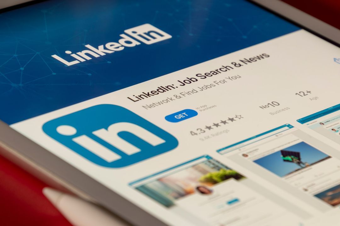 The Right Way To Do A LinkedIn Work Anniversary Post | PerkUp