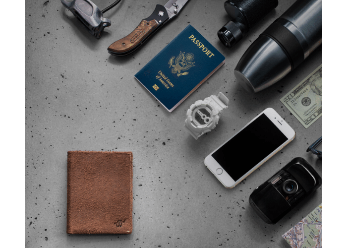 Best smart wallets with the built-in powerbank