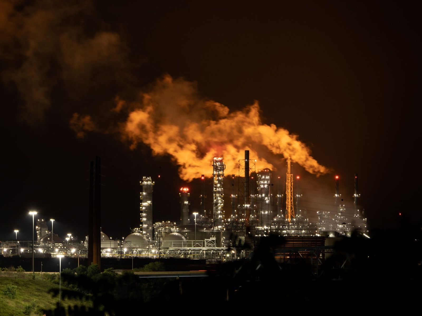 Plastics industry boom brings flood of new ethylene “cracker” plants ...