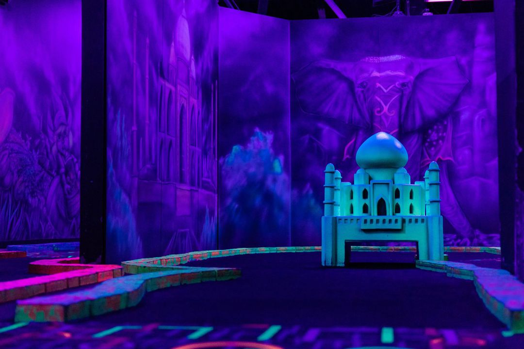 GLO MINI GOLF | Glow In The Dark Indoor Mini Golf Near Me
