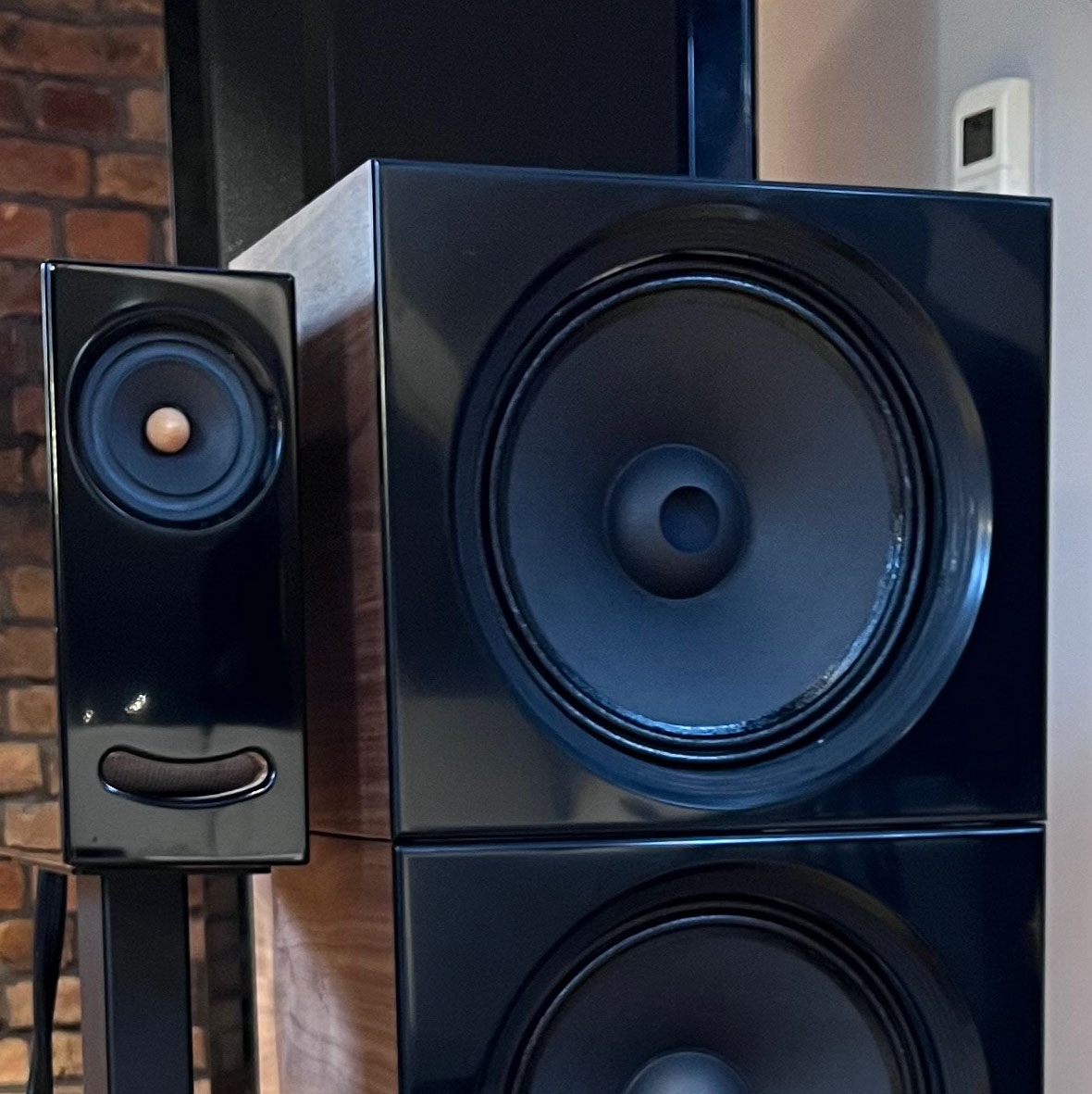 Closer Acoustics high-end loudspeakers and amplifiers