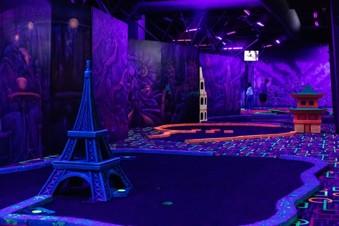 GLO Mini Golf: Unforgettable Indoor Mini Golf Experience