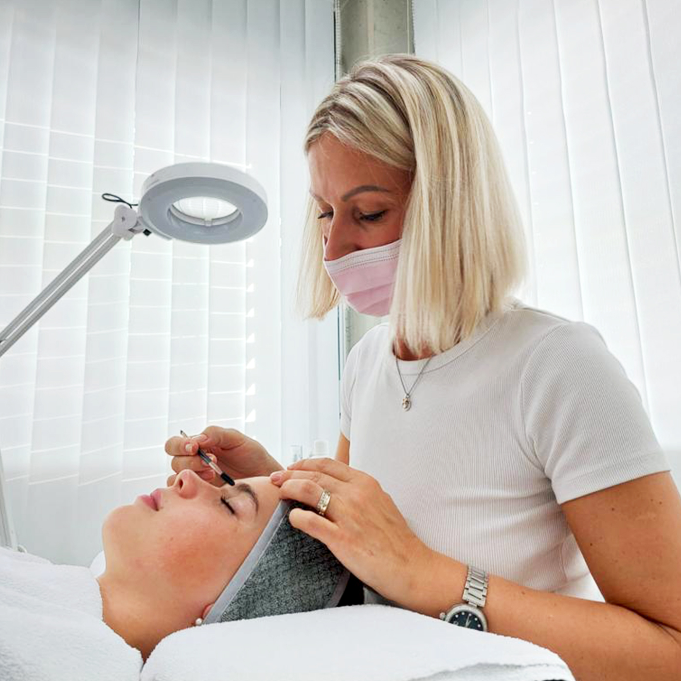 Derma Karma Cosmetic by Monika Streiff in Murten