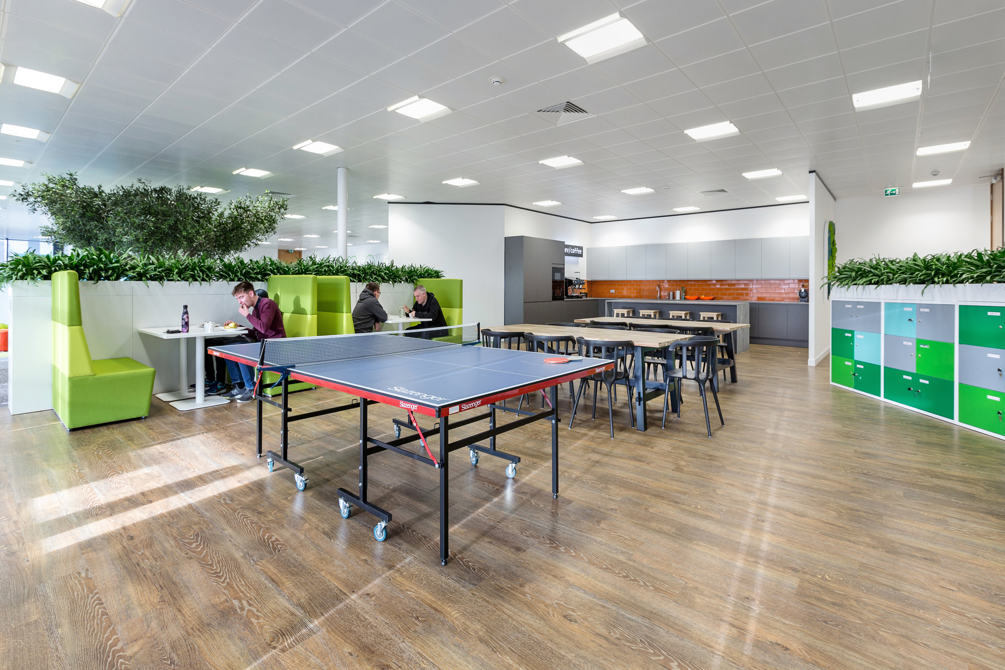Curve Workplaces