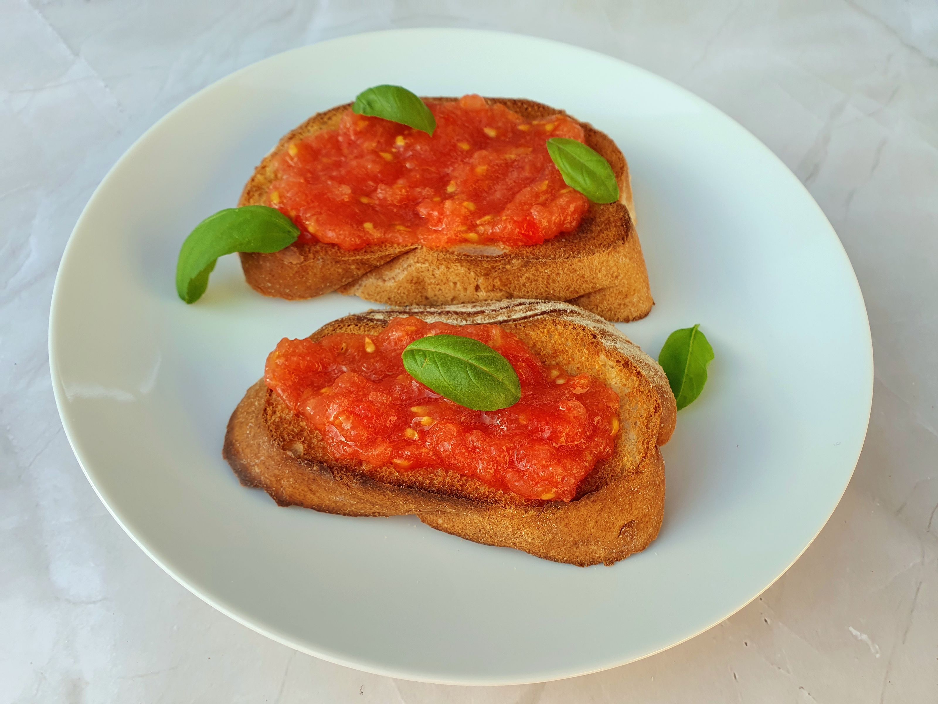 Pan Con Tomate (Spanish Tomato Toast) • Little Gannets