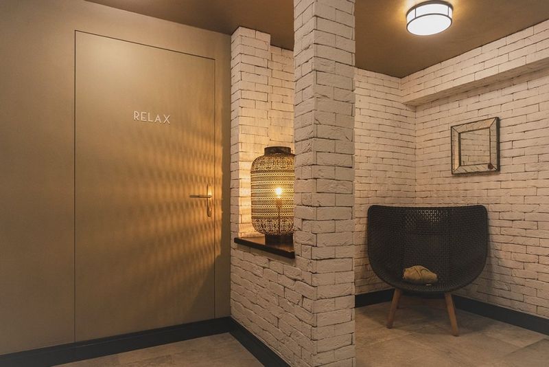 Modern hotel doors - the design story | Angelbau