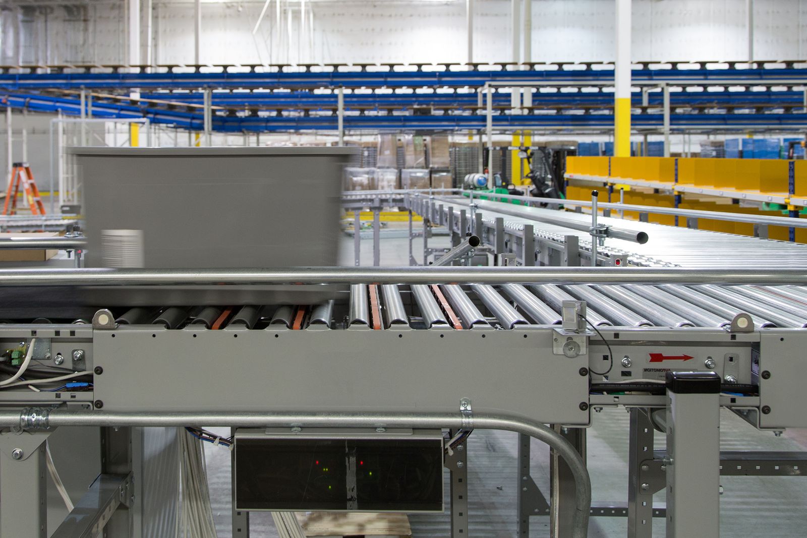 Conveyors & Lift Tables