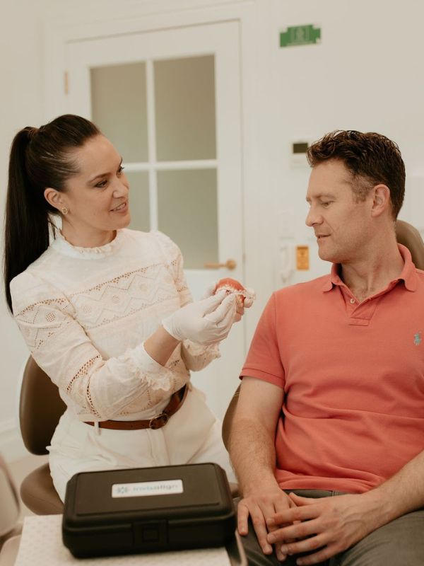 A guide to Invisalign cost: Factors that impact the price of Invisalign