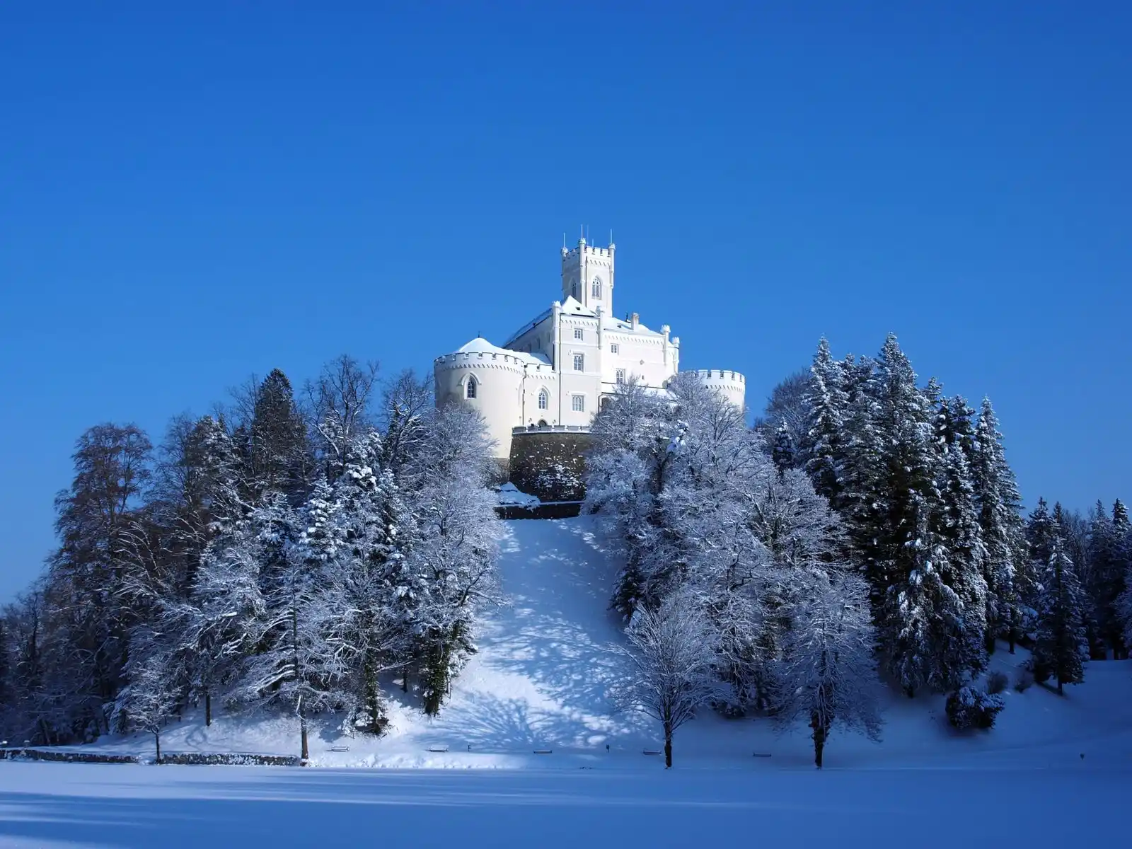 Trakošćan Castle: The Capital of Many Important Noble Families