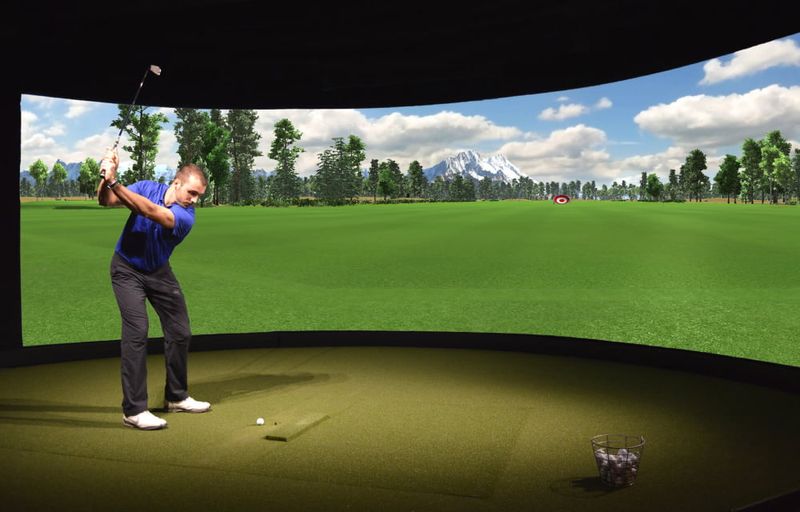 aG Curve Golf Simulator