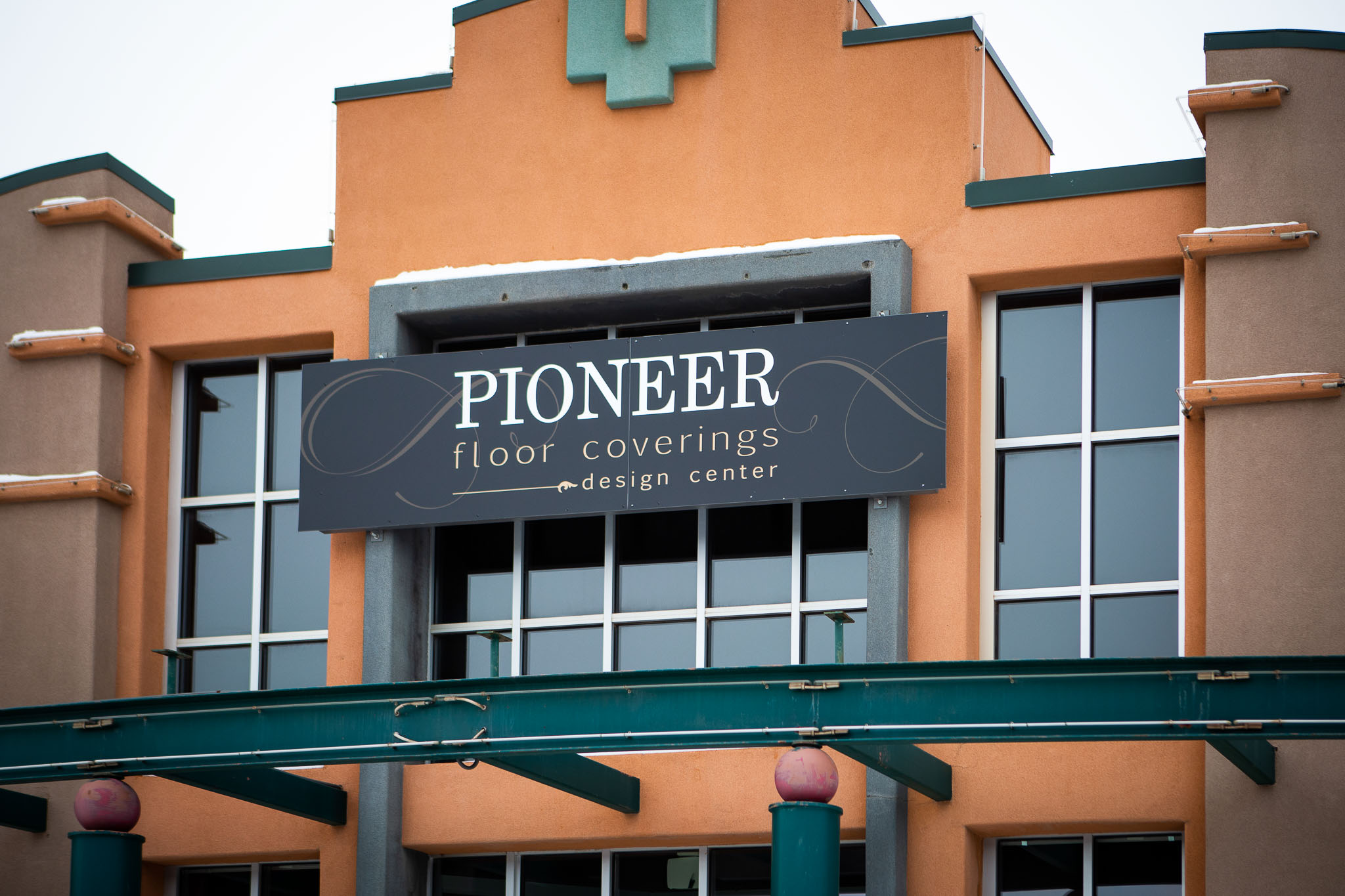 Pioneer Flooring - Rainbow Sign & Design