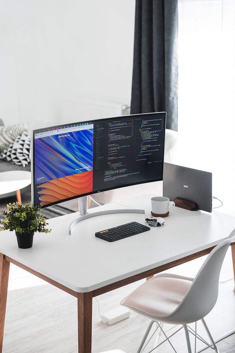 Rent Monitors Bali - Remote work made efficiently