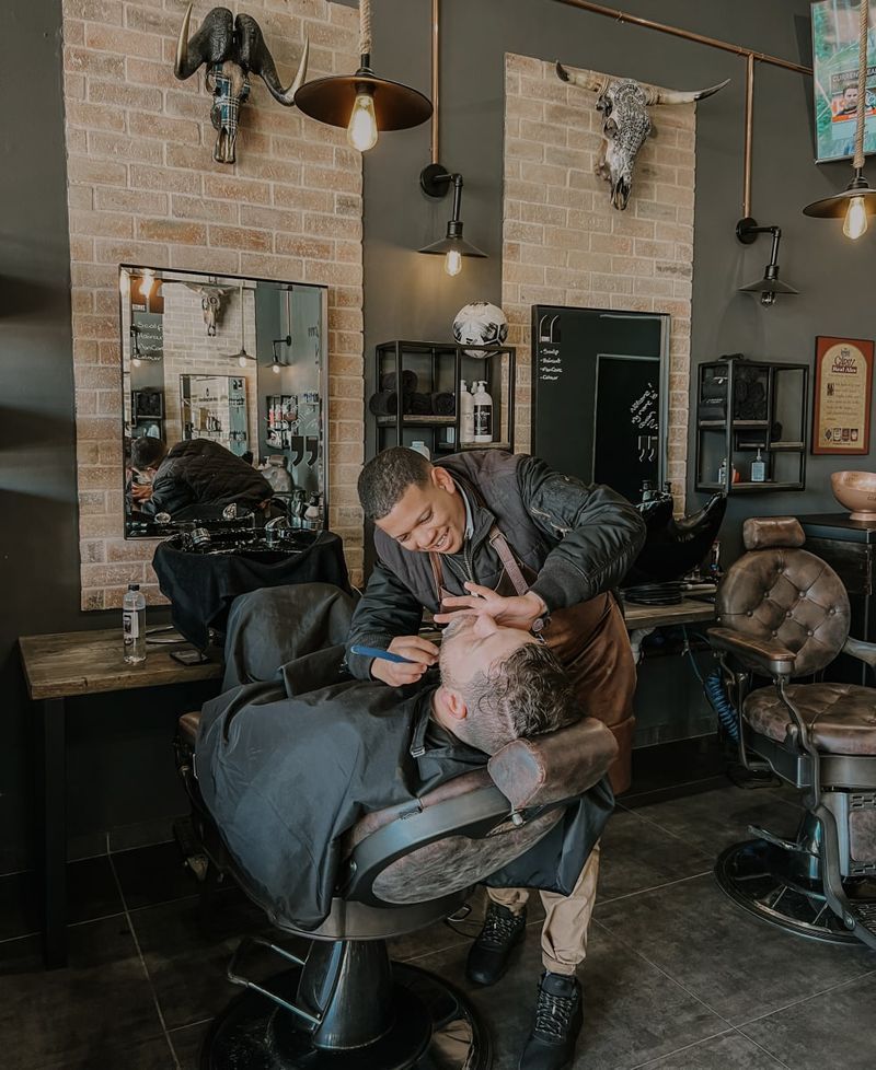 Gary Rom Signature Man - Your tailor made barber shop experience