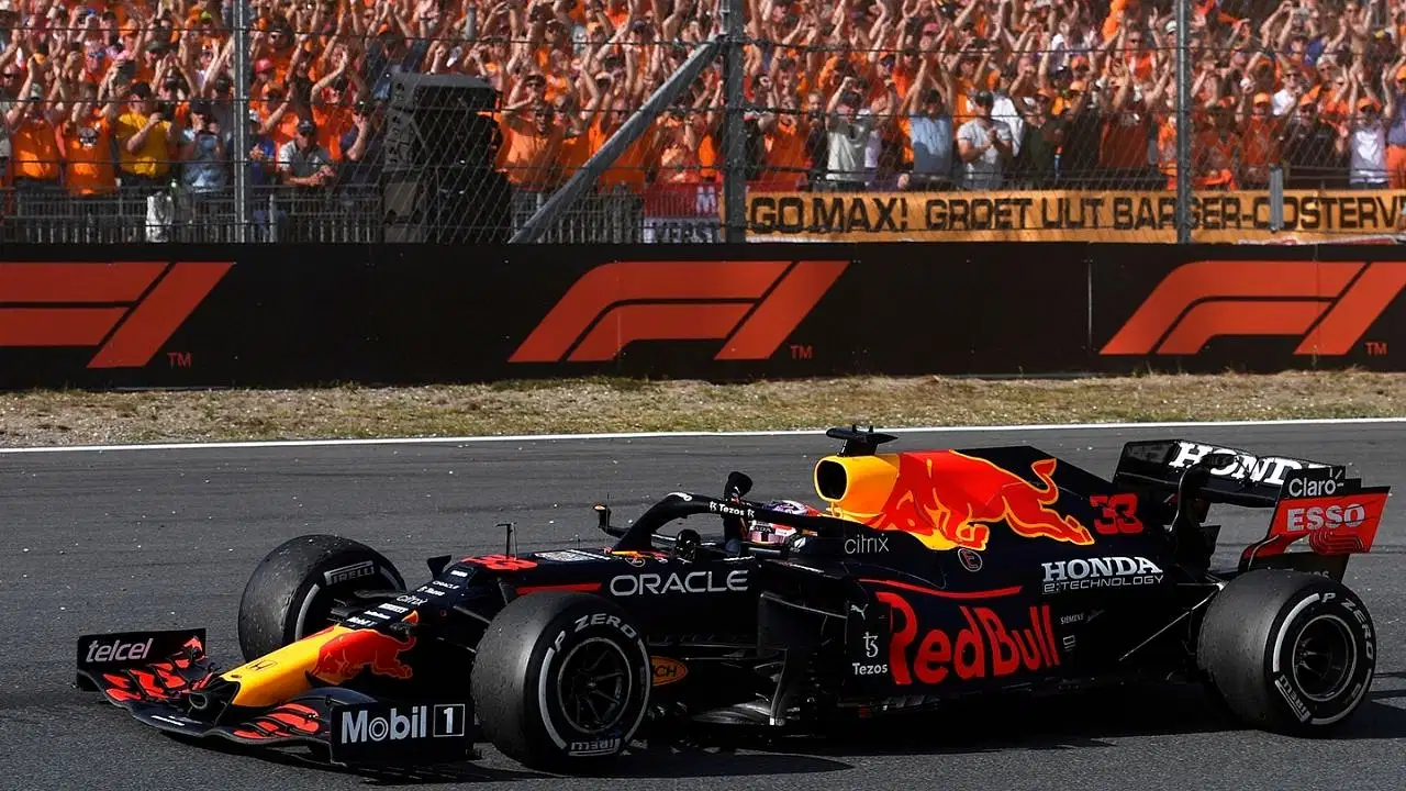 Mastering Marketing Campaigns: Definition, Types, and Execution