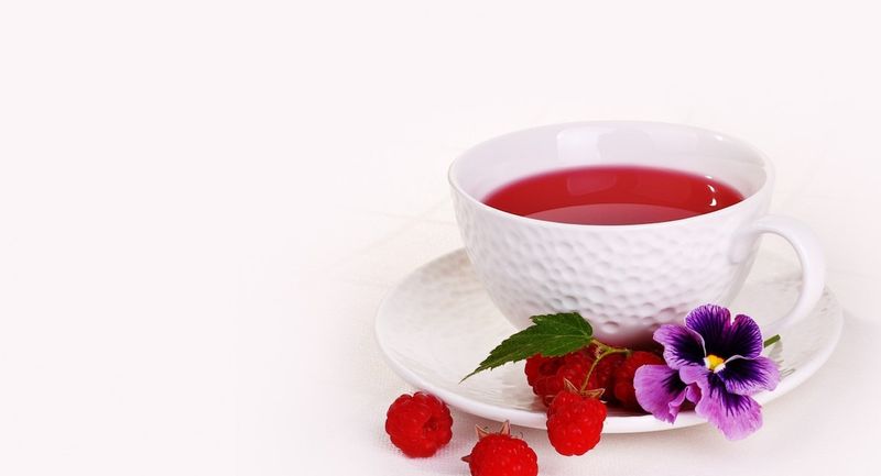 10 Extraordinary Medicinal Uses for Rose Tea | Healthmad