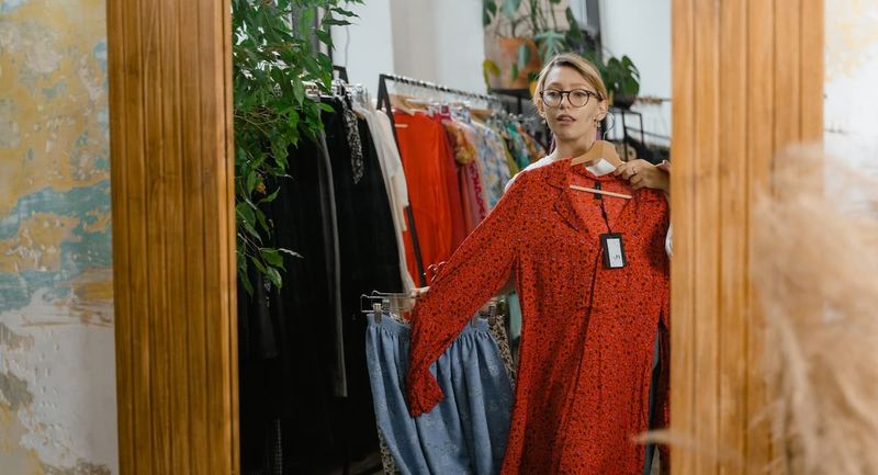 Vestiphobia: The Fear of Clothing | Healthmad
