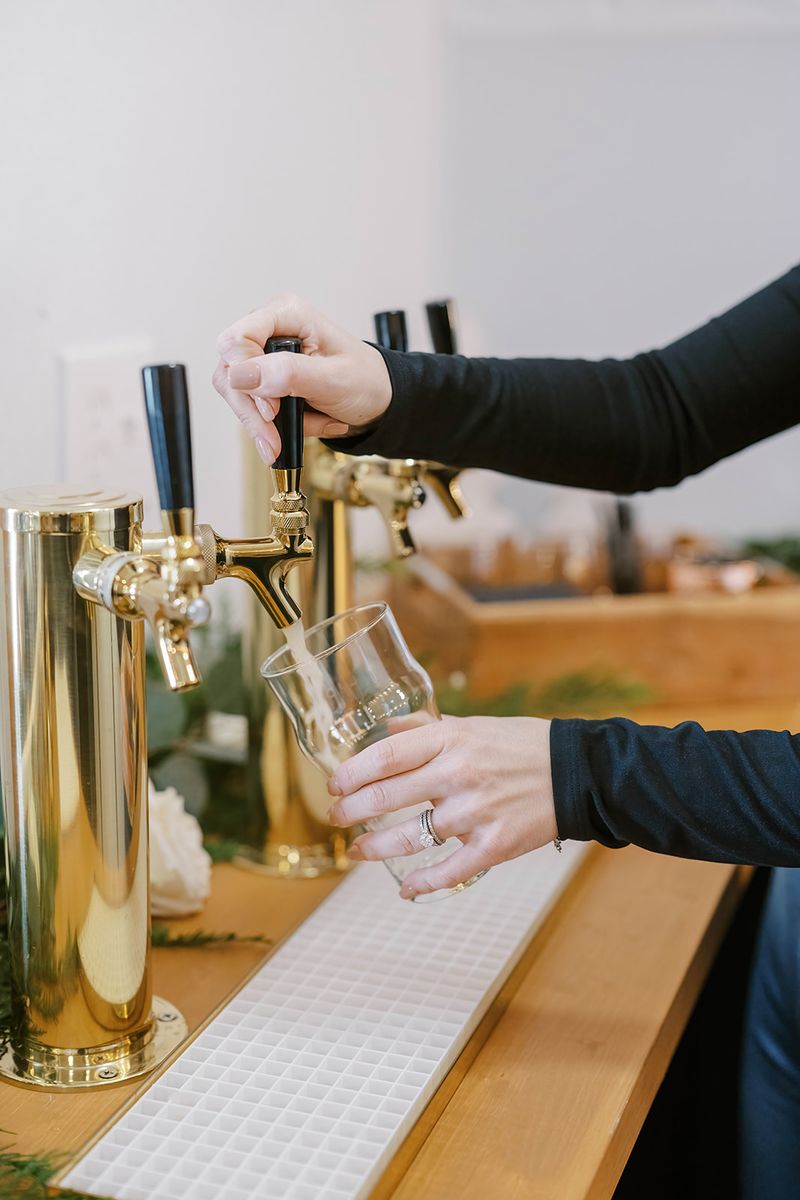 Vintage Mobile Bar Rental in NH | The Tipsy Trailer Co.