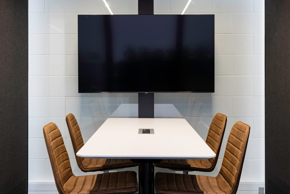 4Way Swivel Meeting Chair | SmartSpace