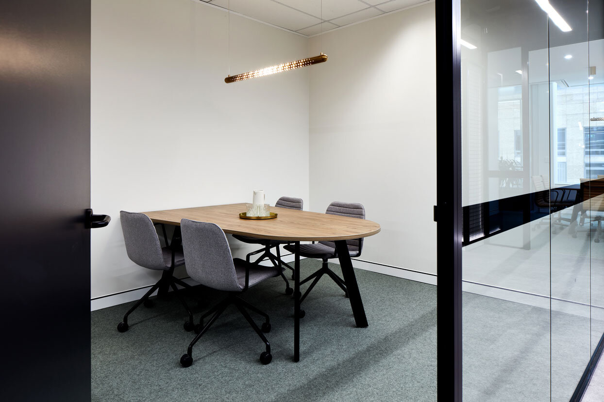 4Way Swivel Meeting Chair | SmartSpace