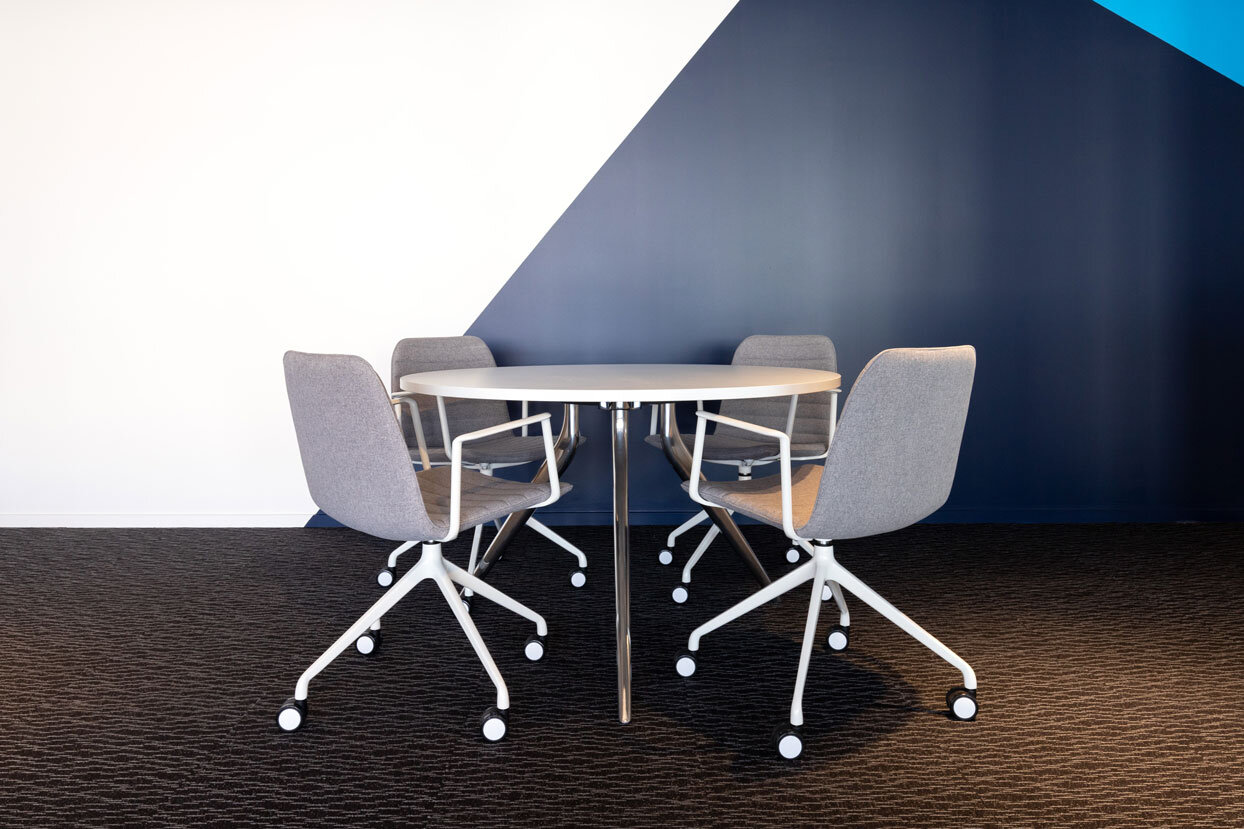 4Way Swivel Meeting Chair | SmartSpace