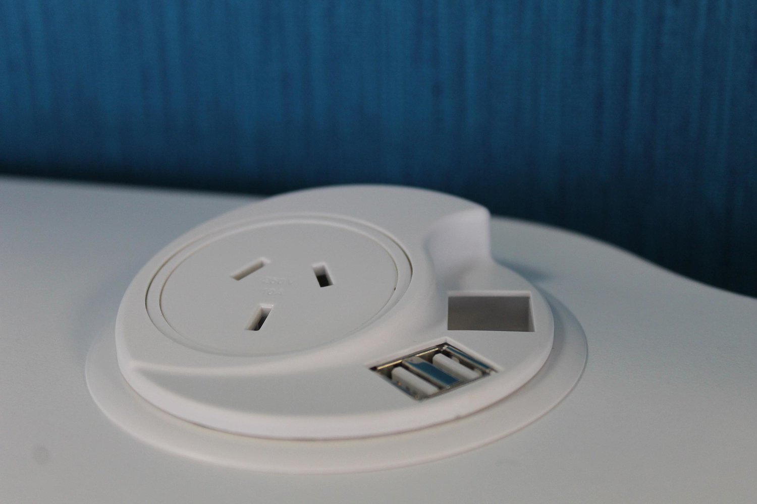 In-Built Power & Data Outlets | SmartSpace