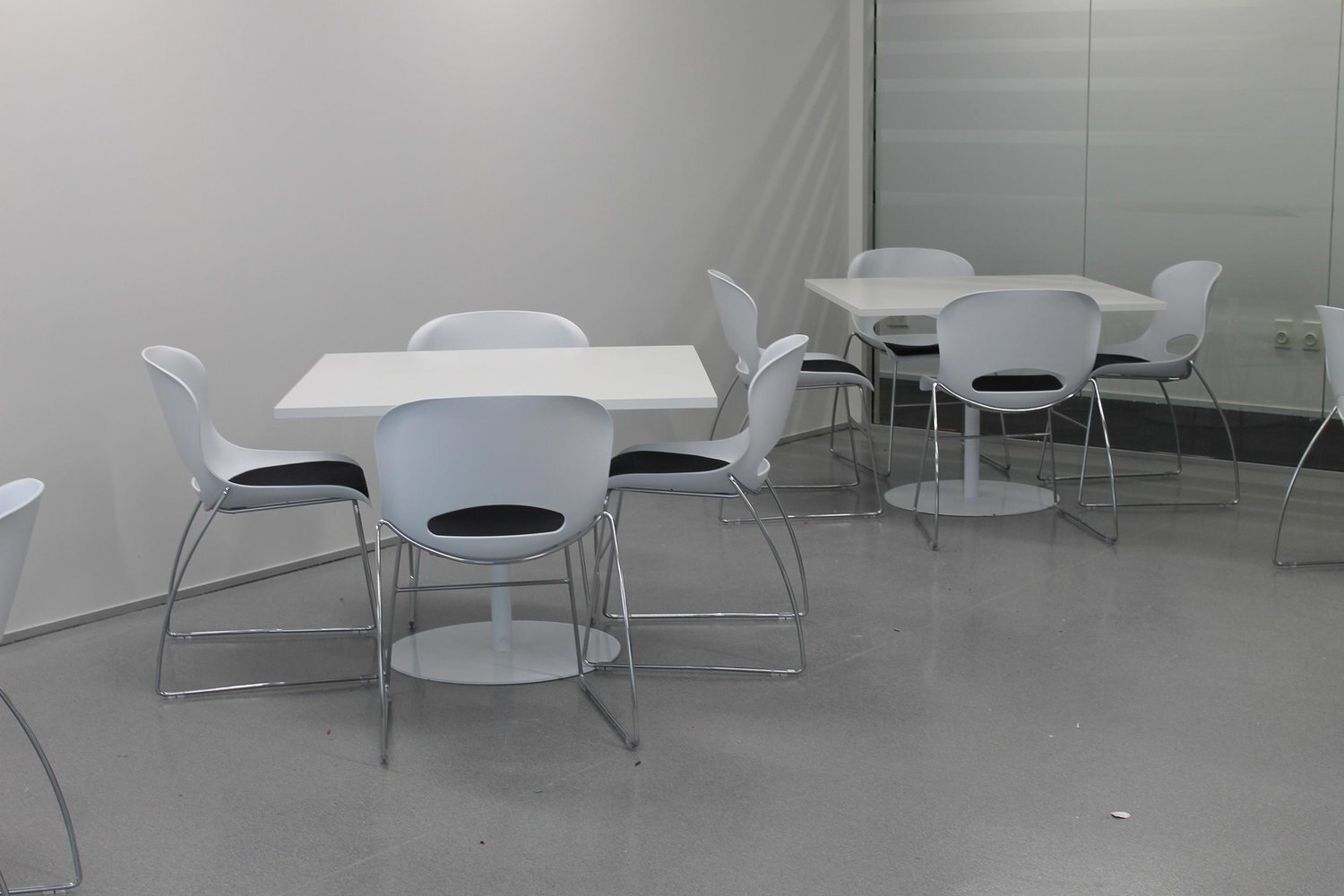 Pedestal Base Meeting / Breakout Table | SmartSpace
