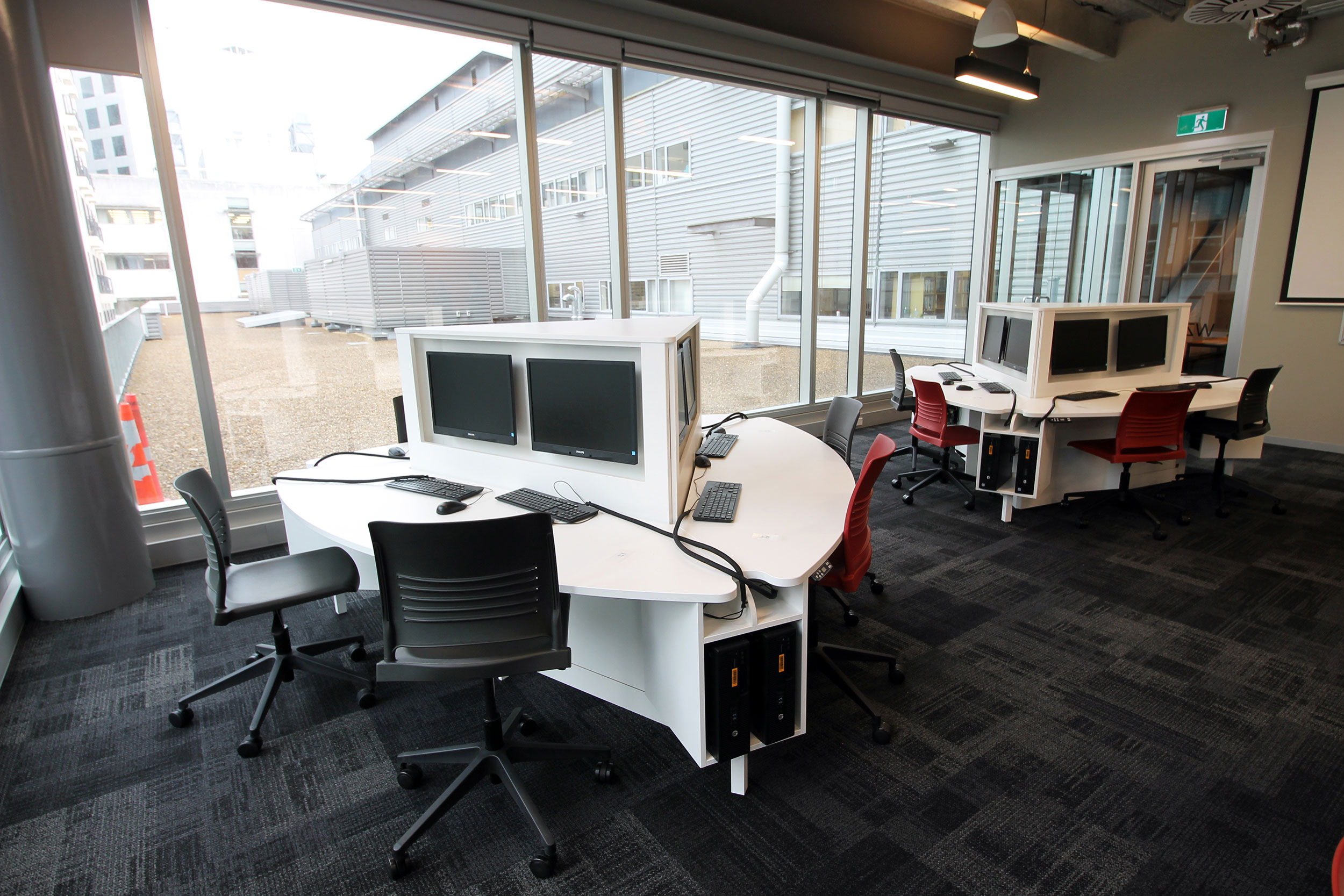 AUT - WZ Building | Workplaces by SmartSpace