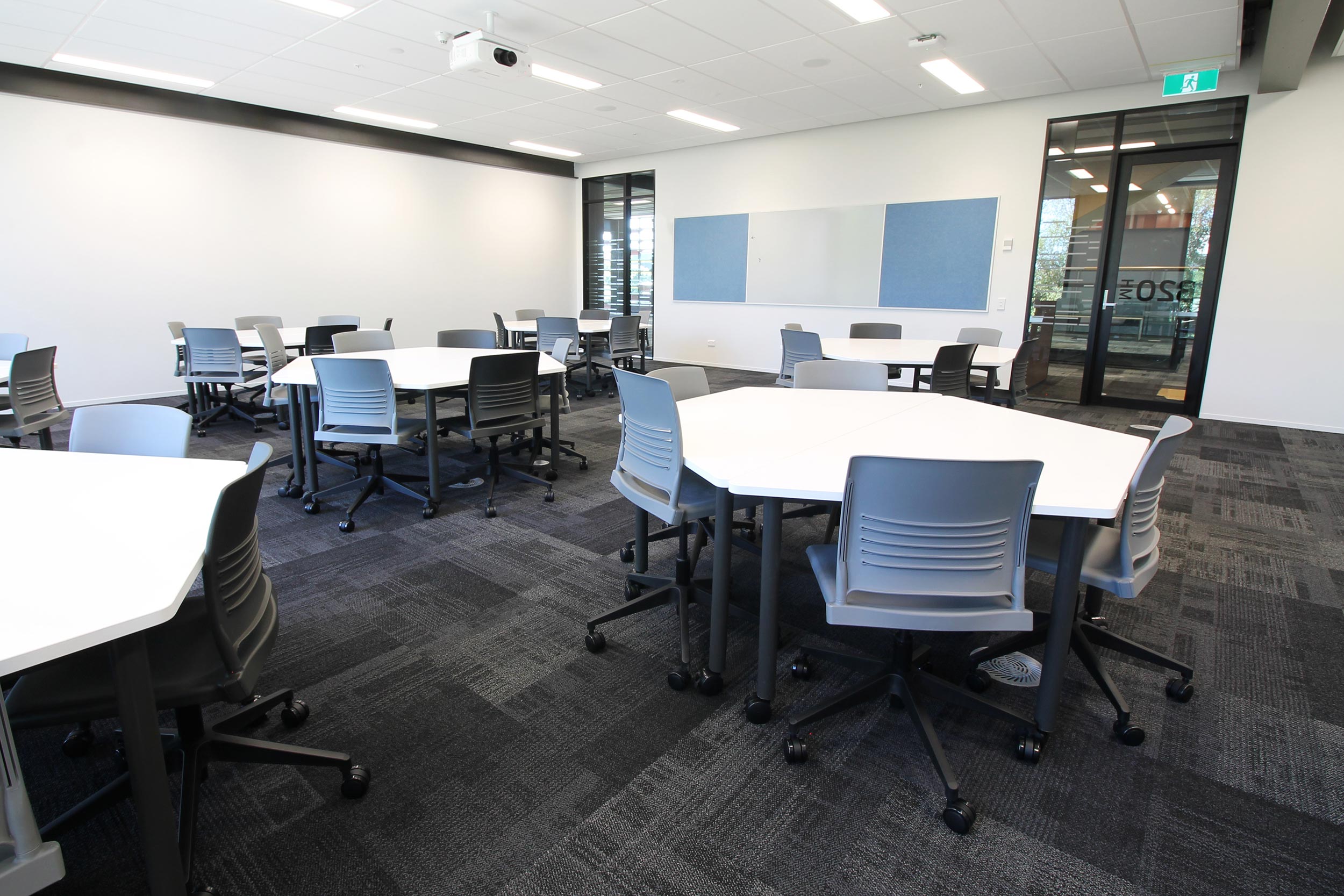 AUT - MH Building | Workplaces by SmartSpace