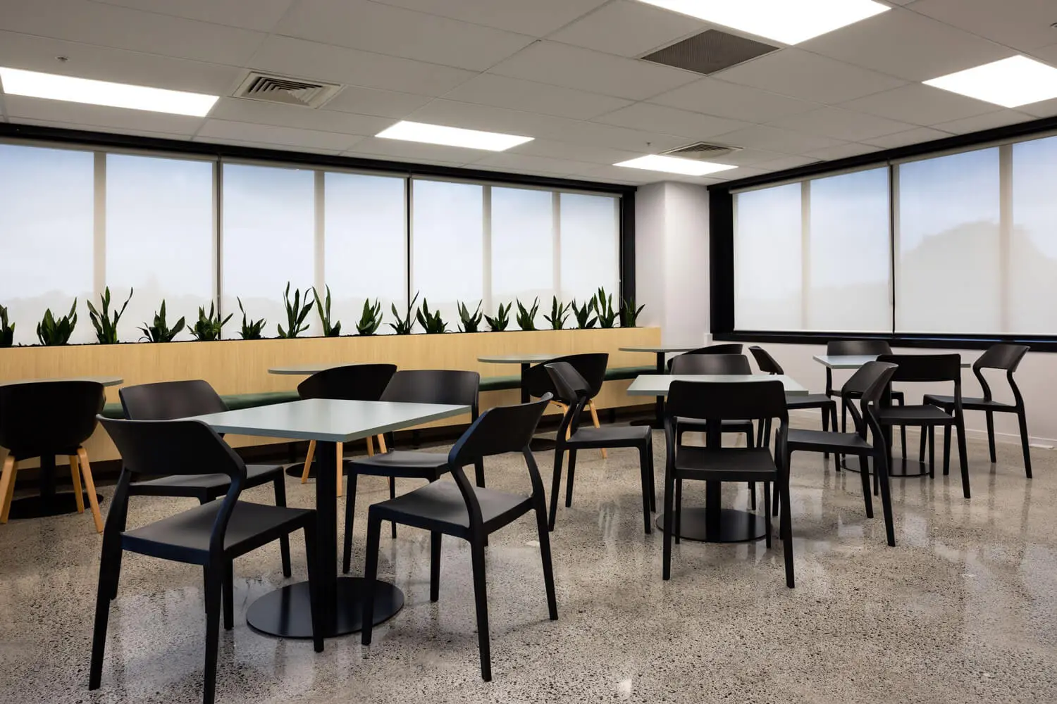 Pedestal Base Meeting / Breakout Table | SmartSpace