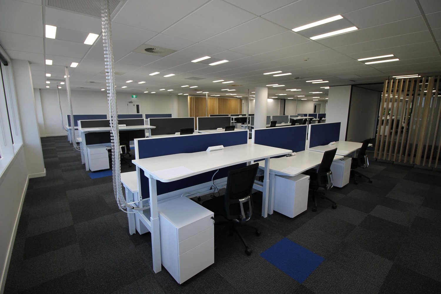 Rubix Electric Sit to Stand Desk | SmartSpace