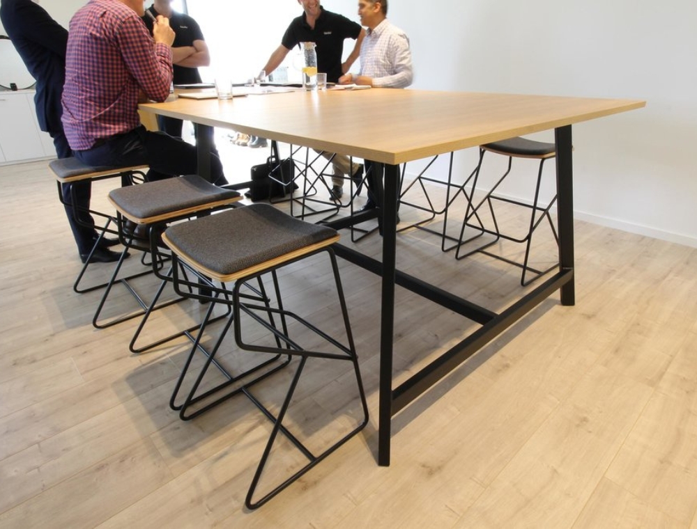 Trestle Bar Leaner | SmartSpace