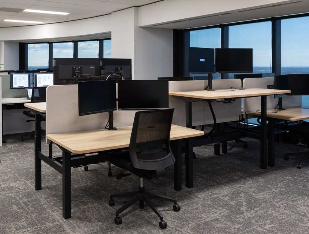 Rubix Electric Sit to Stand Desk | SmartSpace