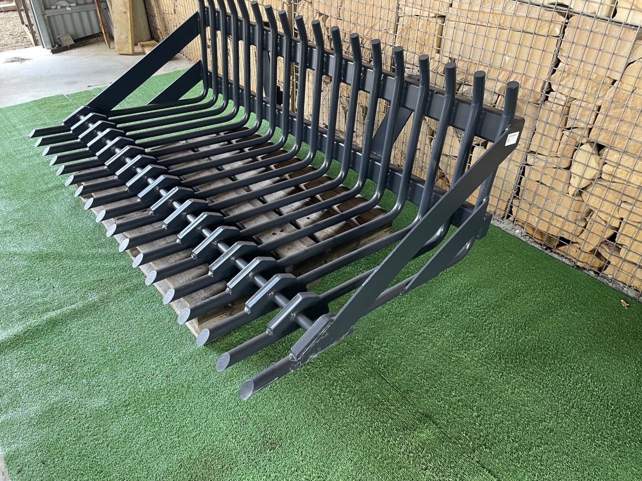 Stone bucket Tractor Euro hitch 1500mm - Available from Tasquip