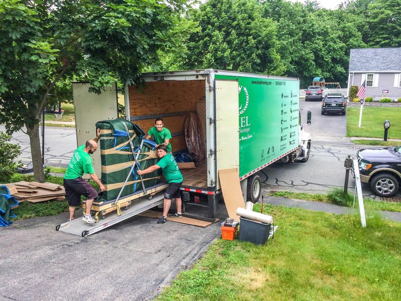 Boston Movers 🚚 - Moving Help in Boston | Award Winning Service