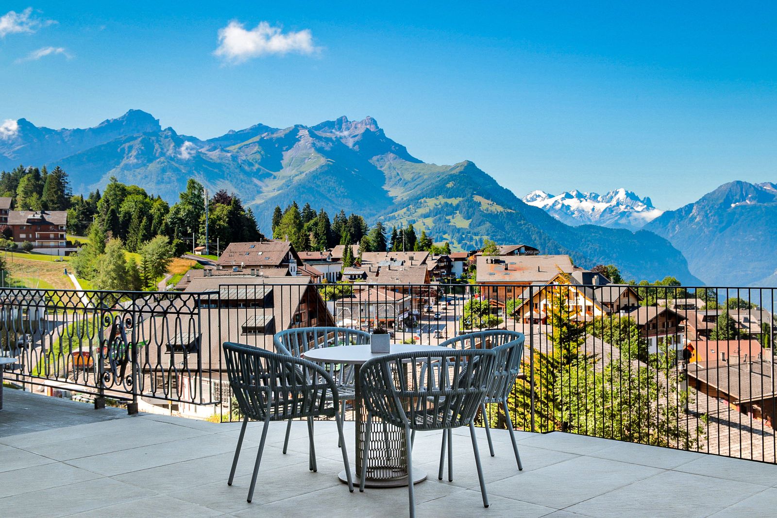 Restaurants & Bars at Villars Palace
