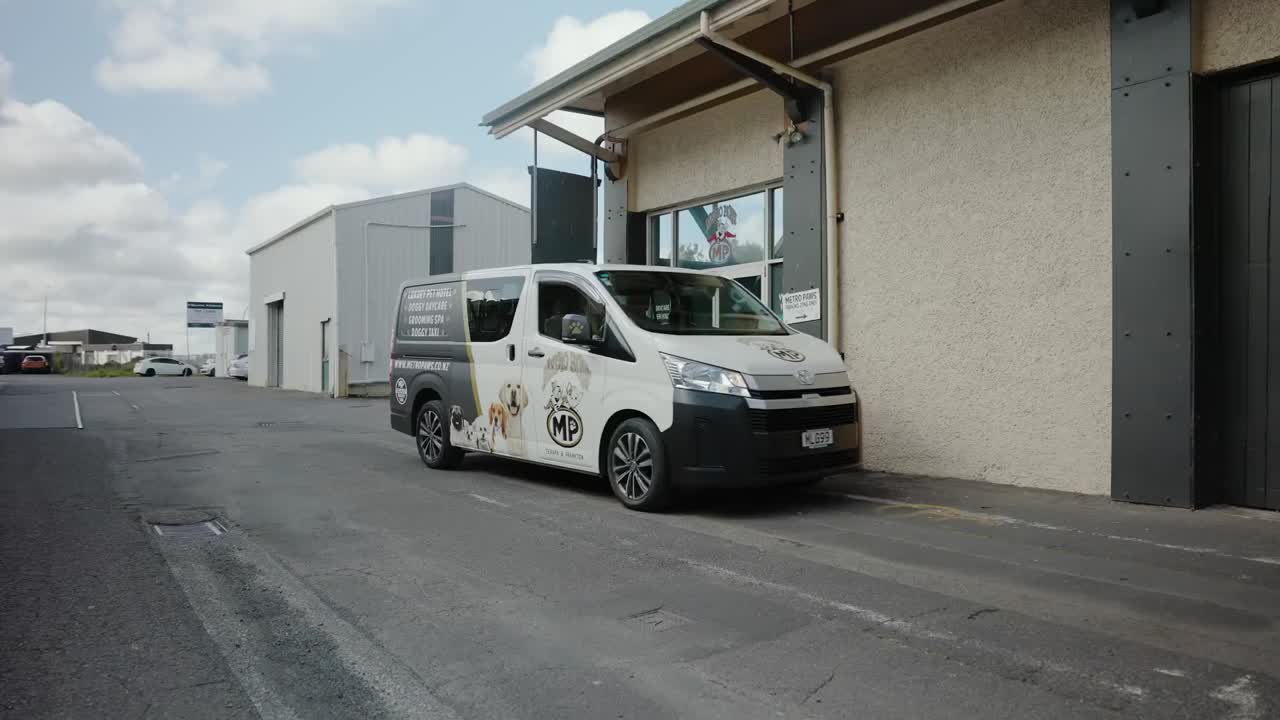 Metro Paws | Doggy Daycare | Pet Hotel | Dog Grooming