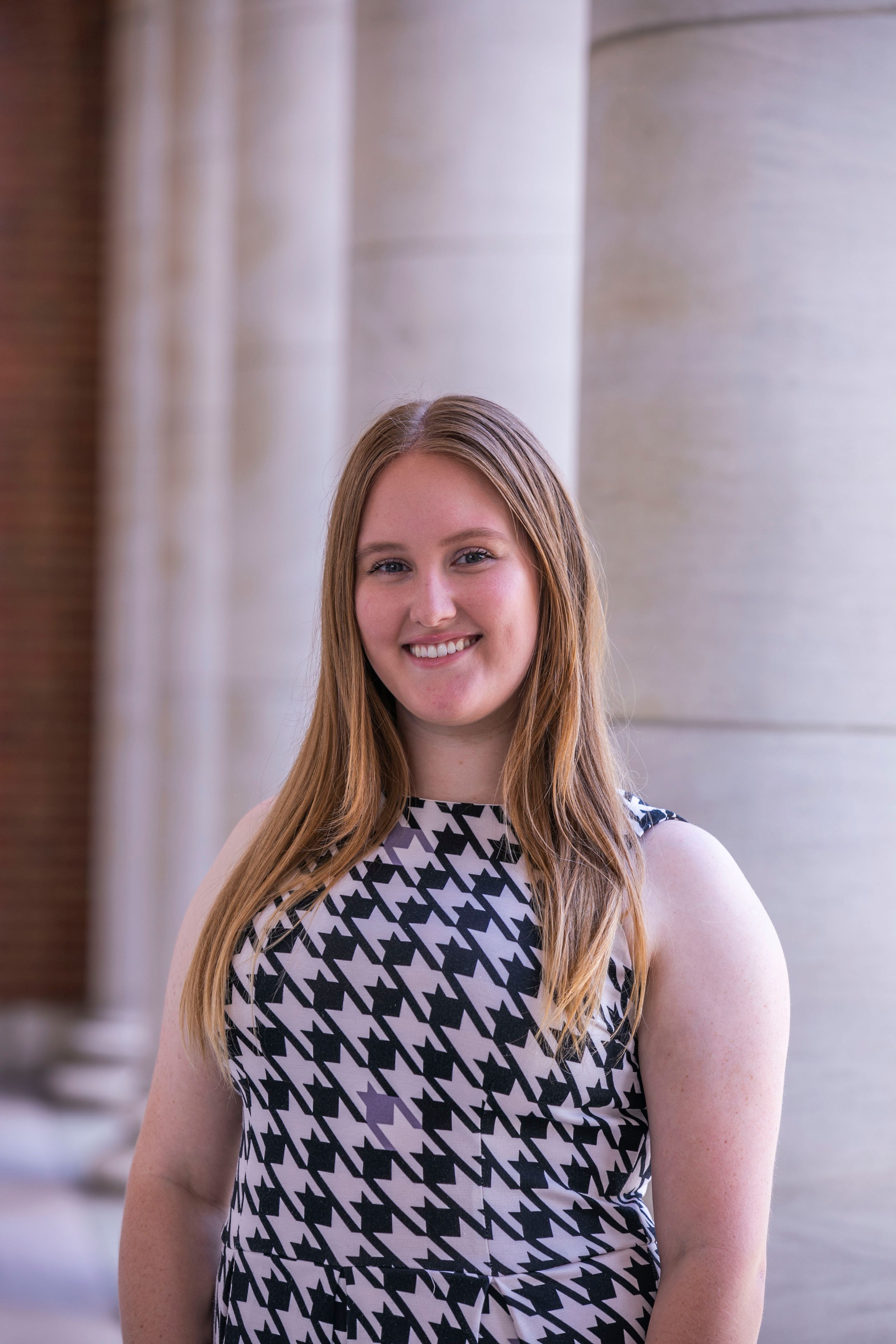 About Us: FUTURO | First-generation support for the future you deserve.