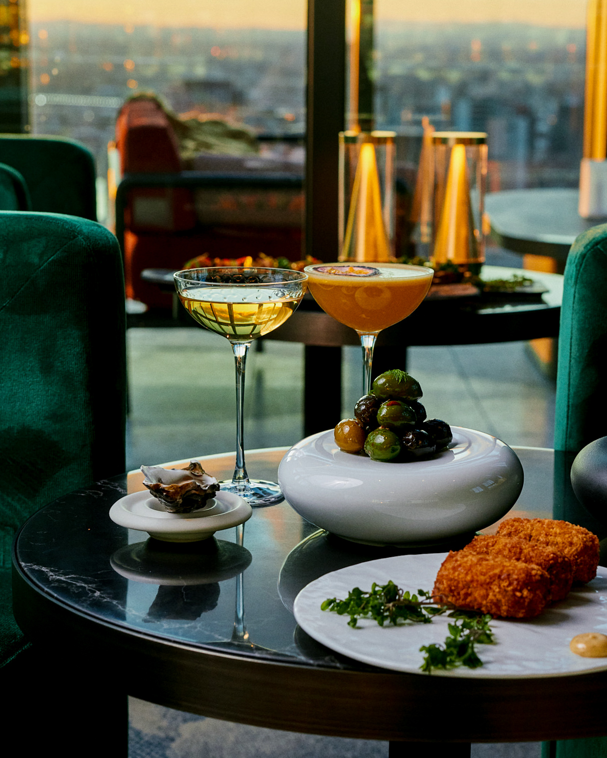 10 Highest Rooftop Bars In The World | Strato Melbourne