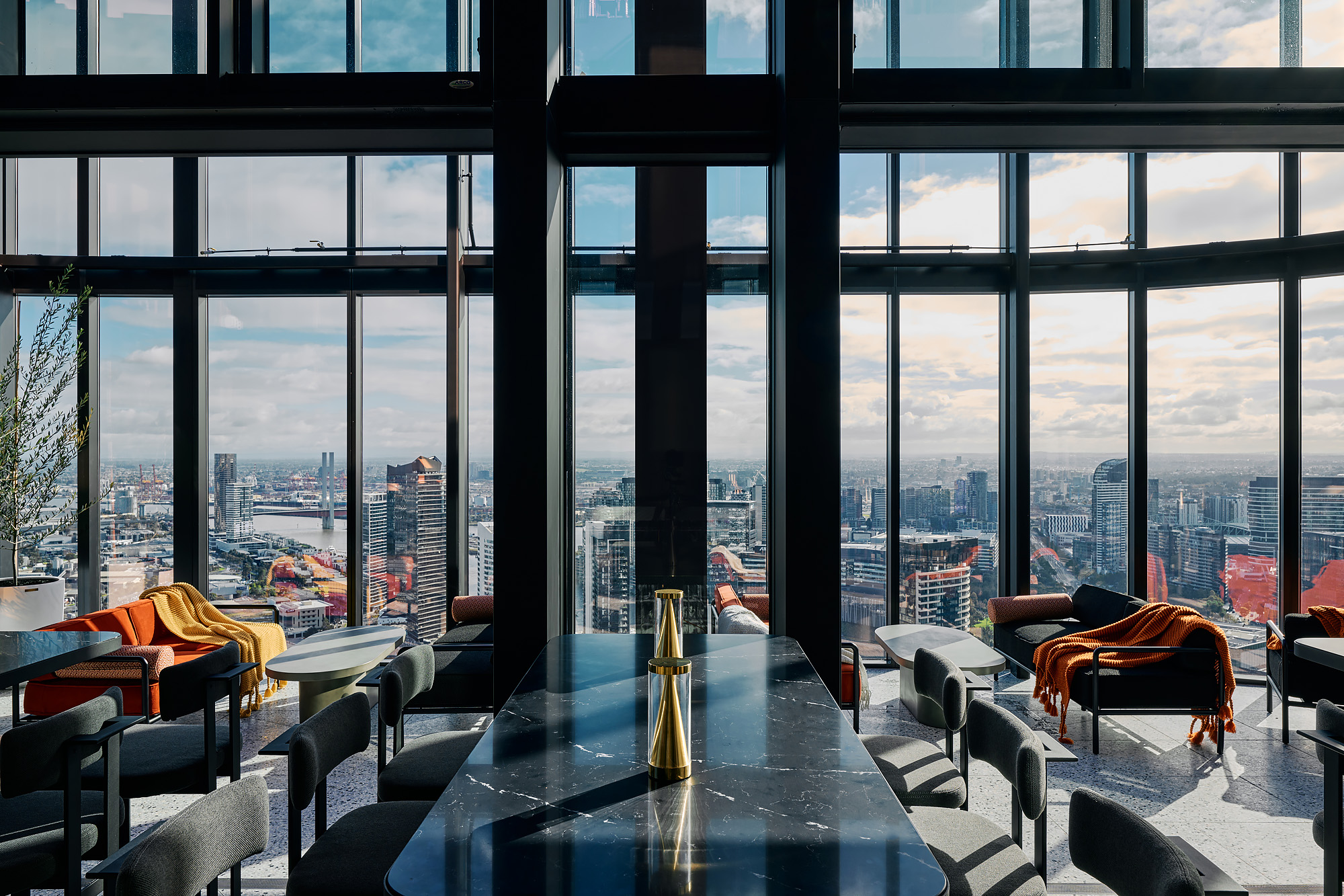 10 Highest Rooftop Bars In The World | Strato Melbourne
