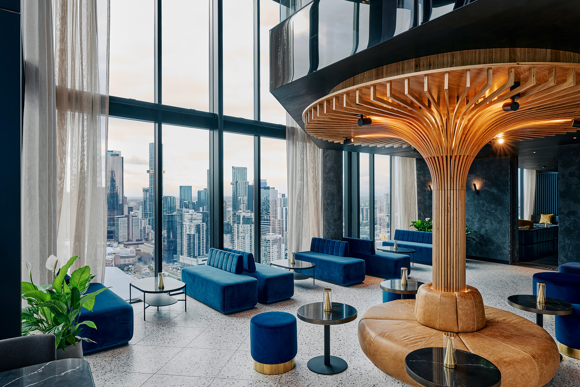 10 Highest Rooftop Bars In The World | Strato Melbourne