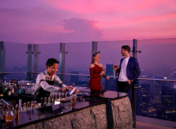10 Highest Rooftop Bars In The World | Strato Melbourne