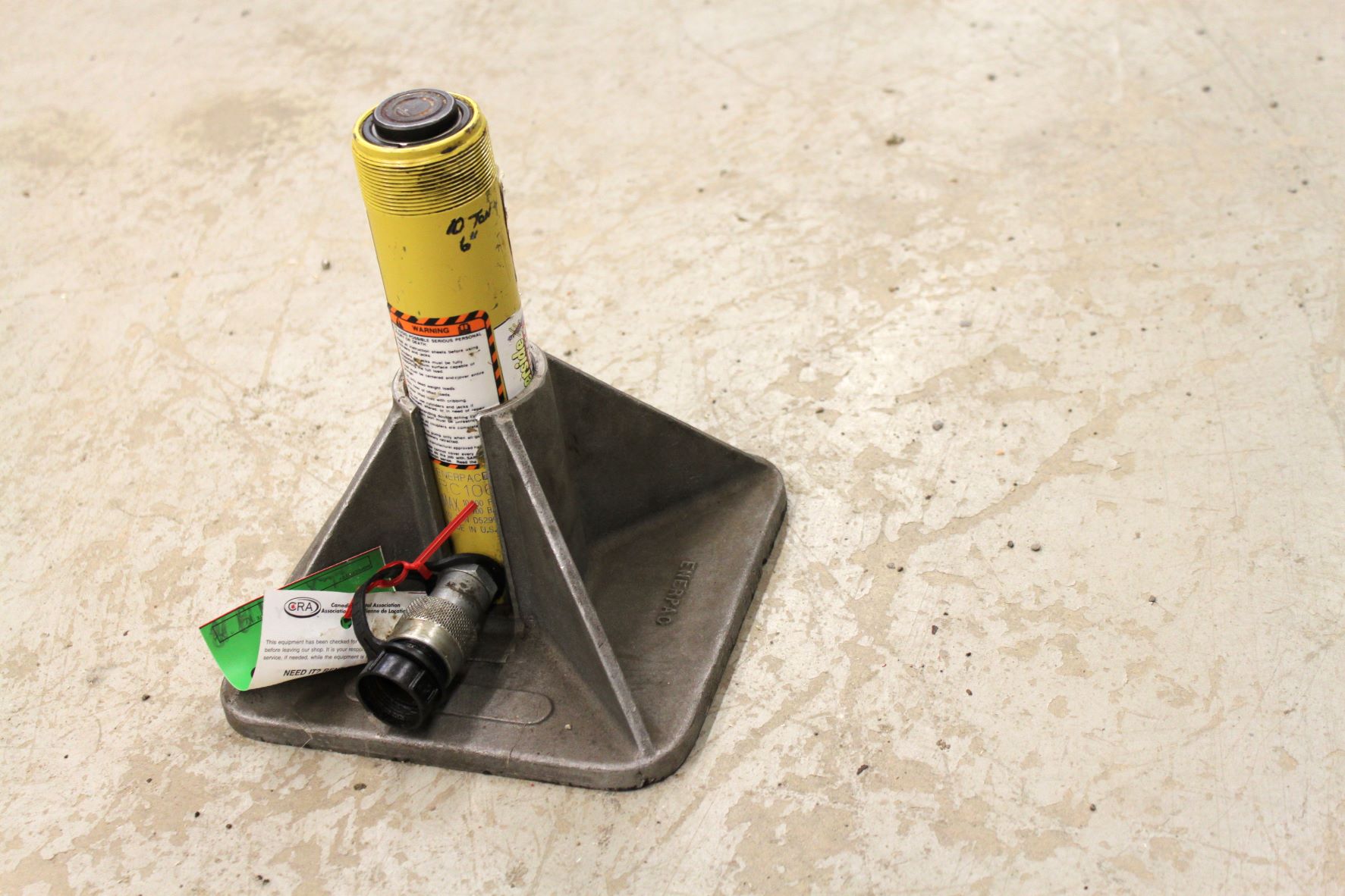 Jack - Enerpac - Hydraulic 10T w/ Stand | Riverside Rentals | Windsor ...