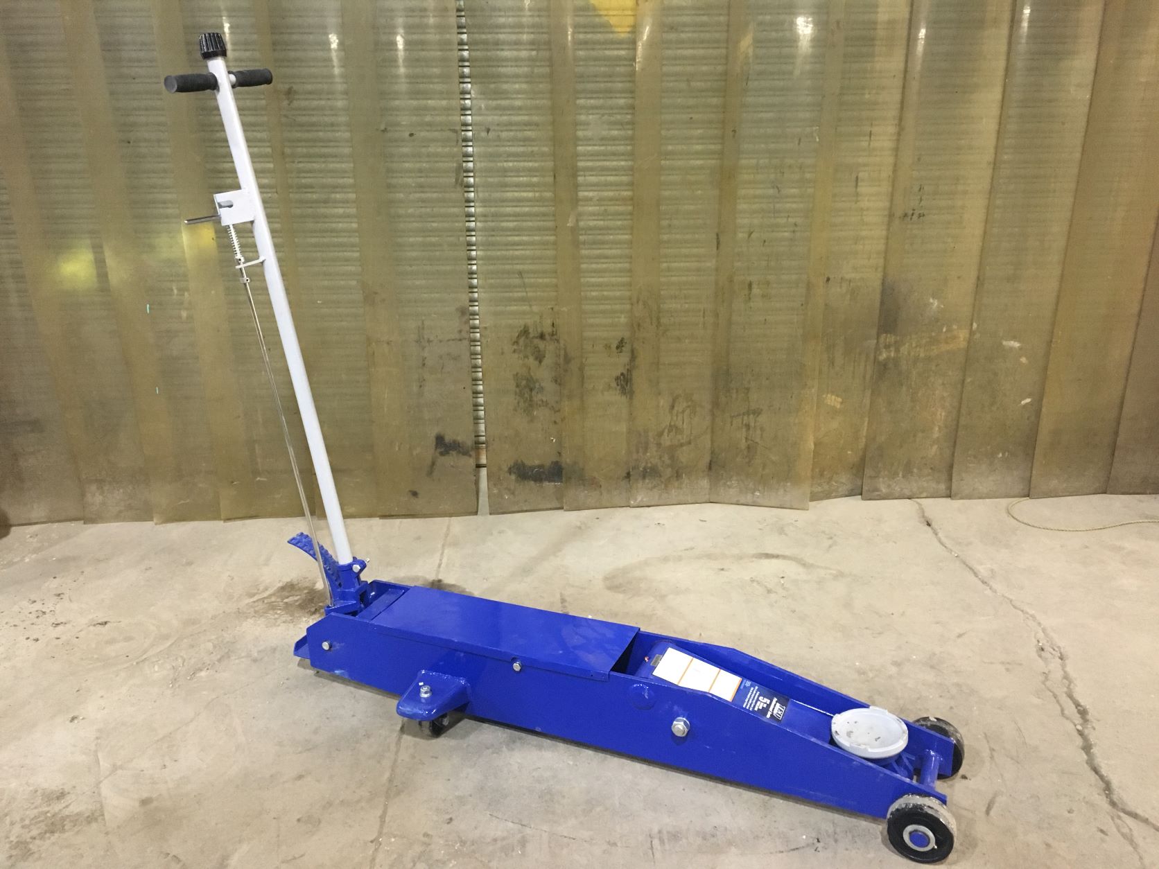 Jack - 5 Ton Service (Floor) | Riverside Rentals | Windsor Essex County