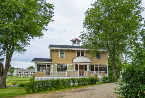 Lucía Lighting & Design